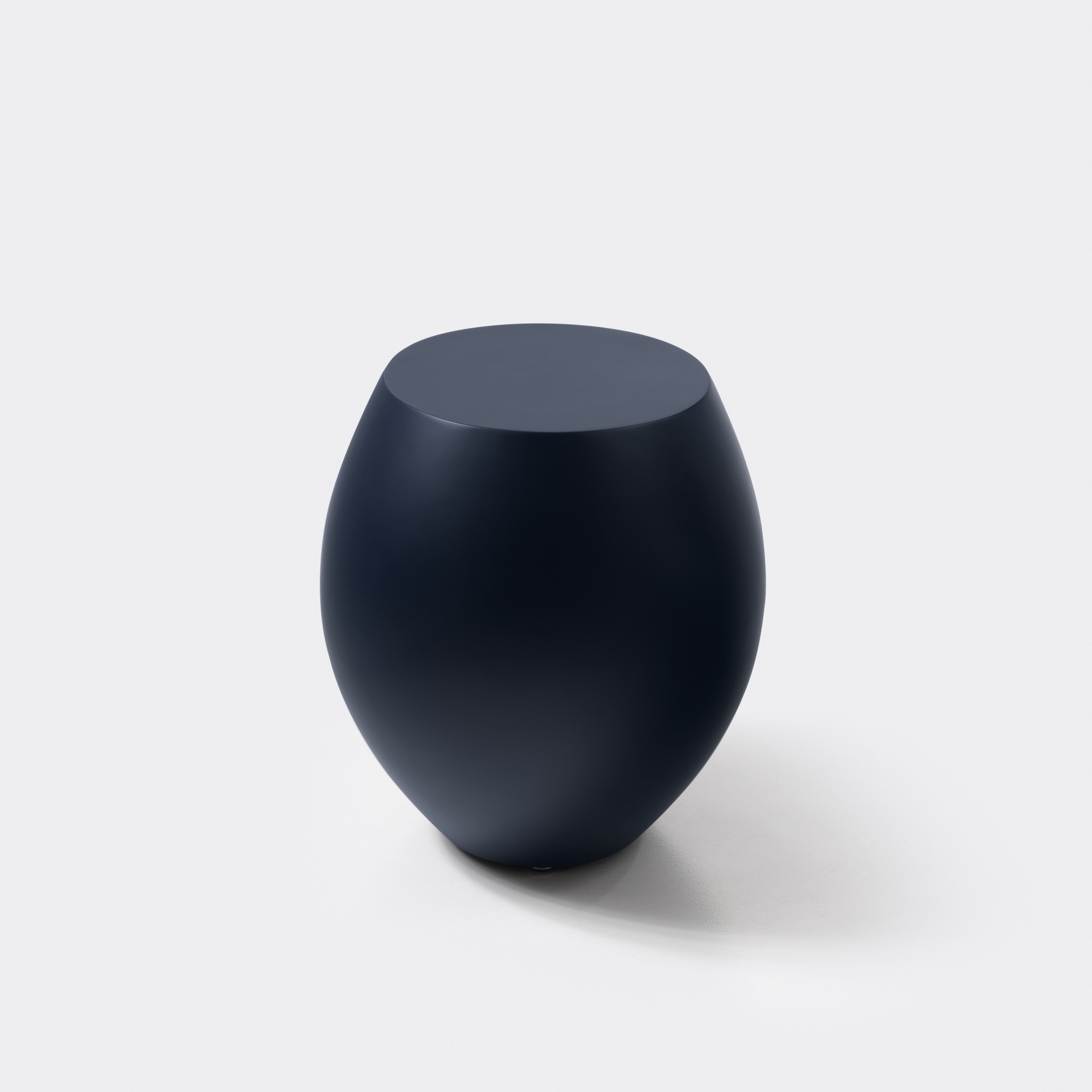 Plateau Side Table | HOLLY HUNT