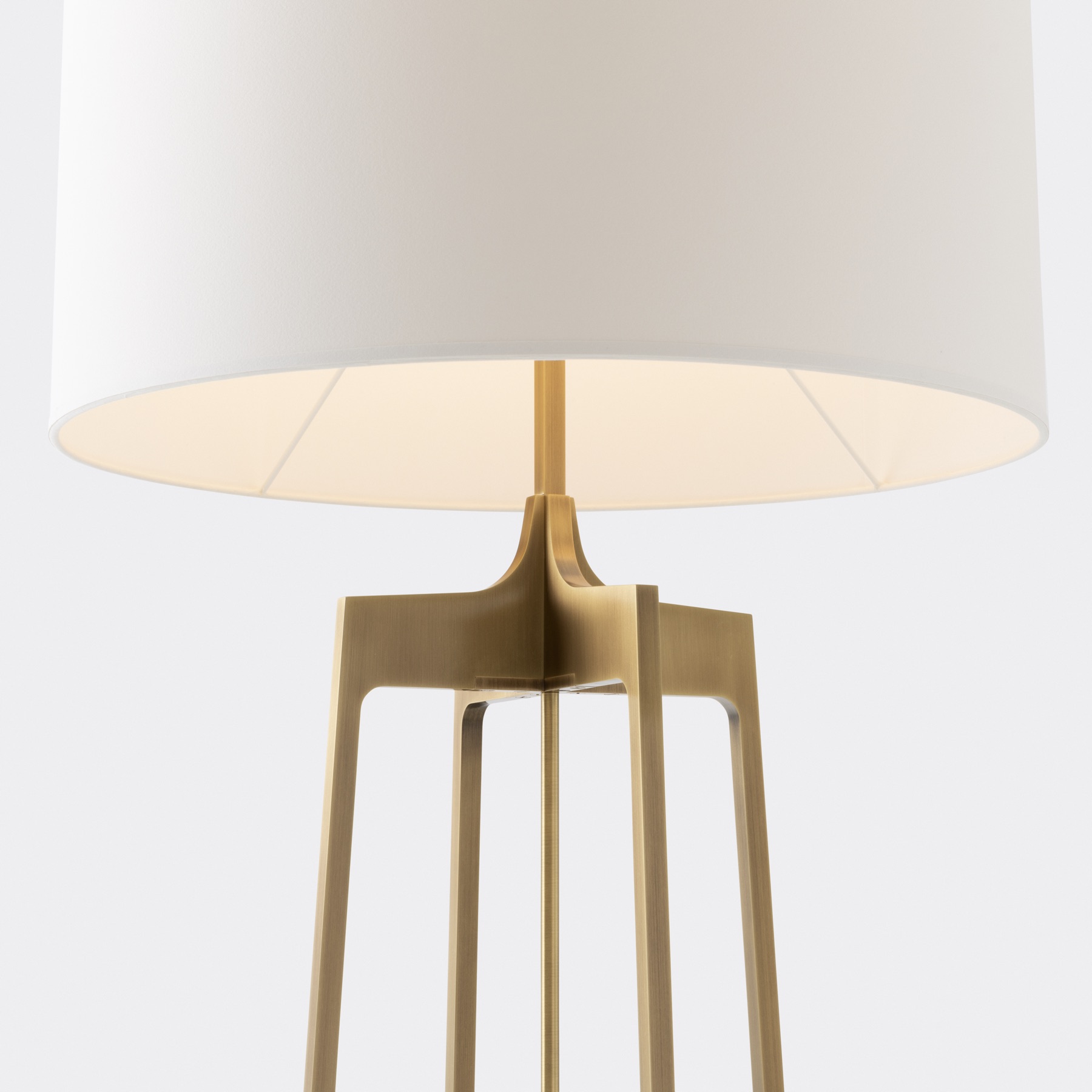 Avedon Floor Lamp | HOLLY HUNT