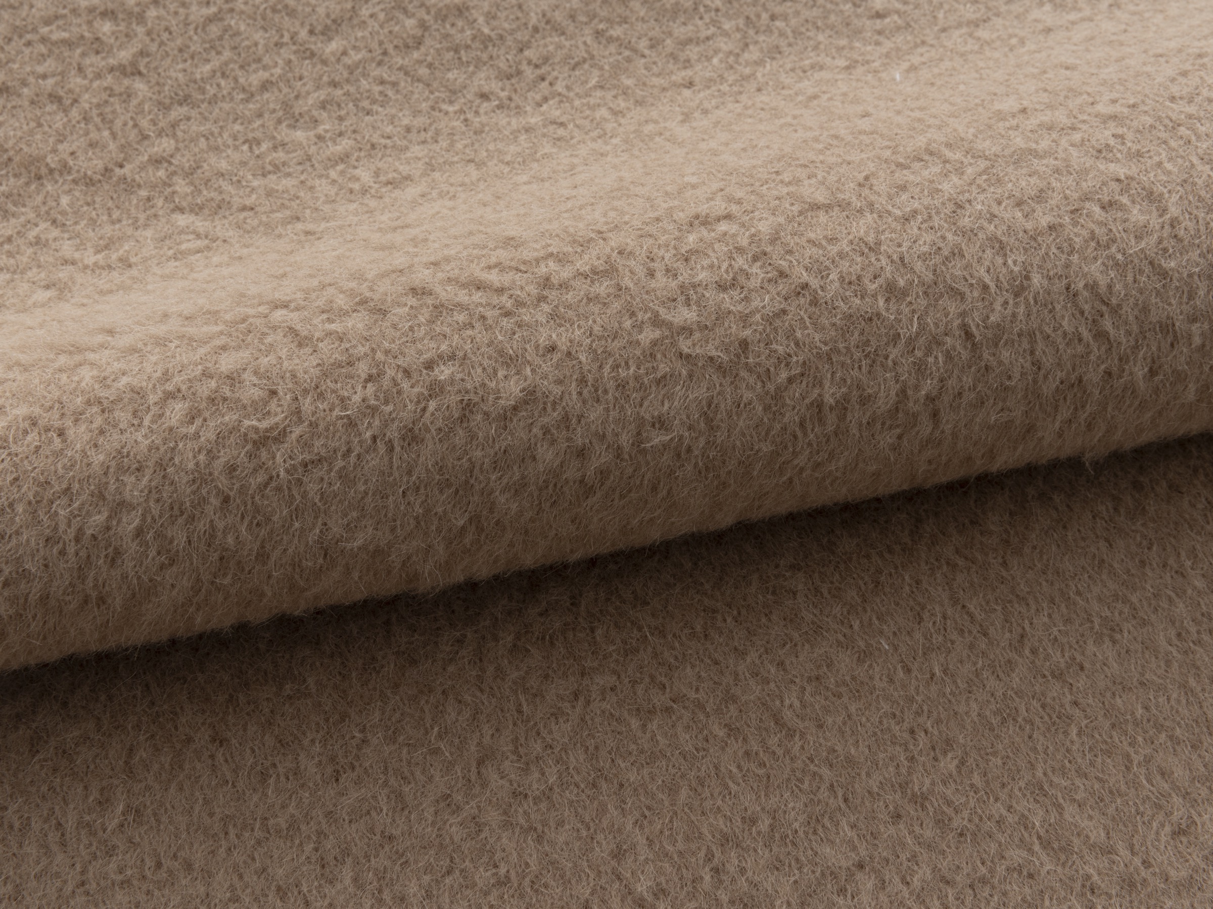 Hembra: Wheat | HOLLY HUNT