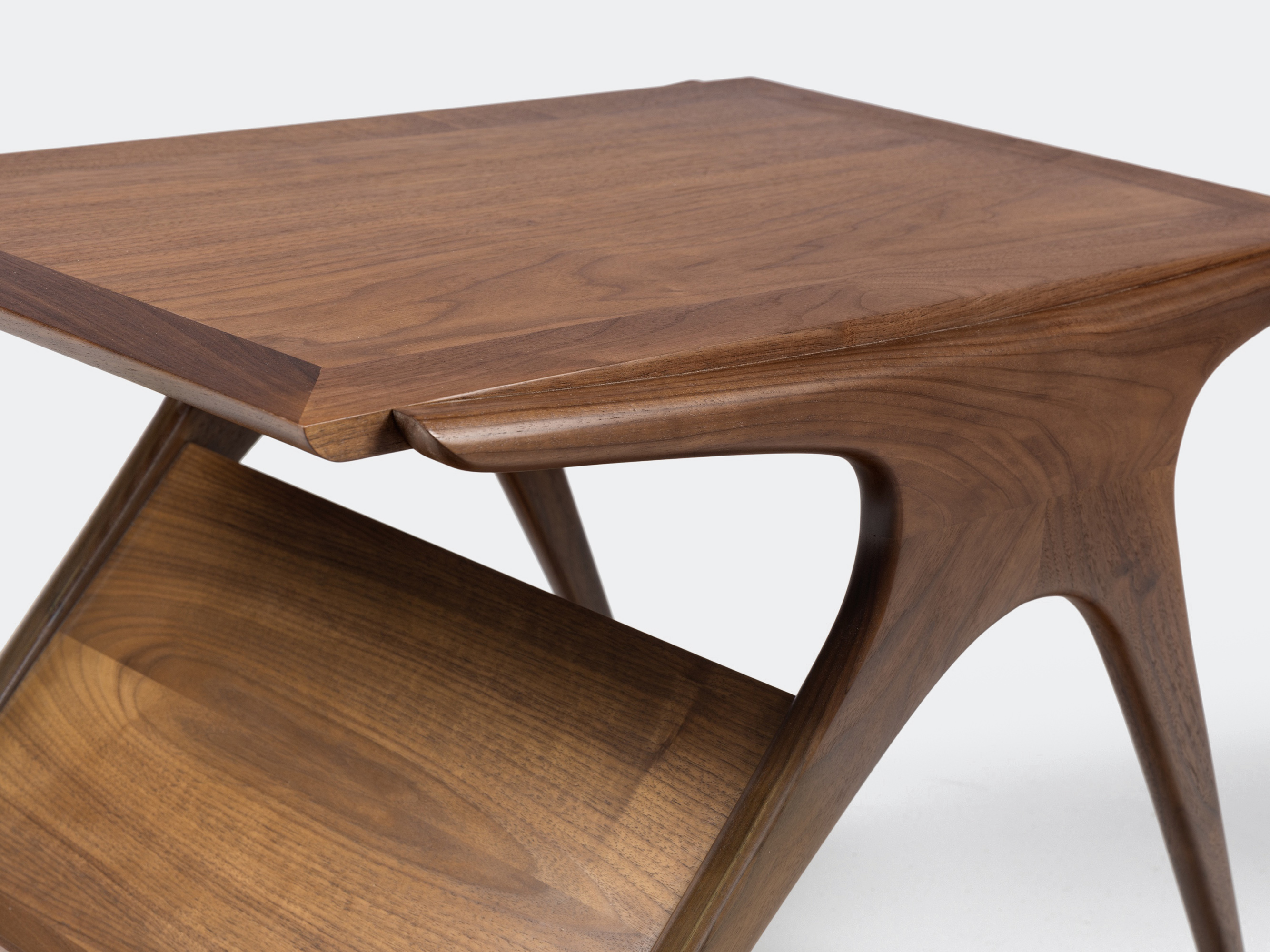 Magazine End Table | HOLLY HUNT