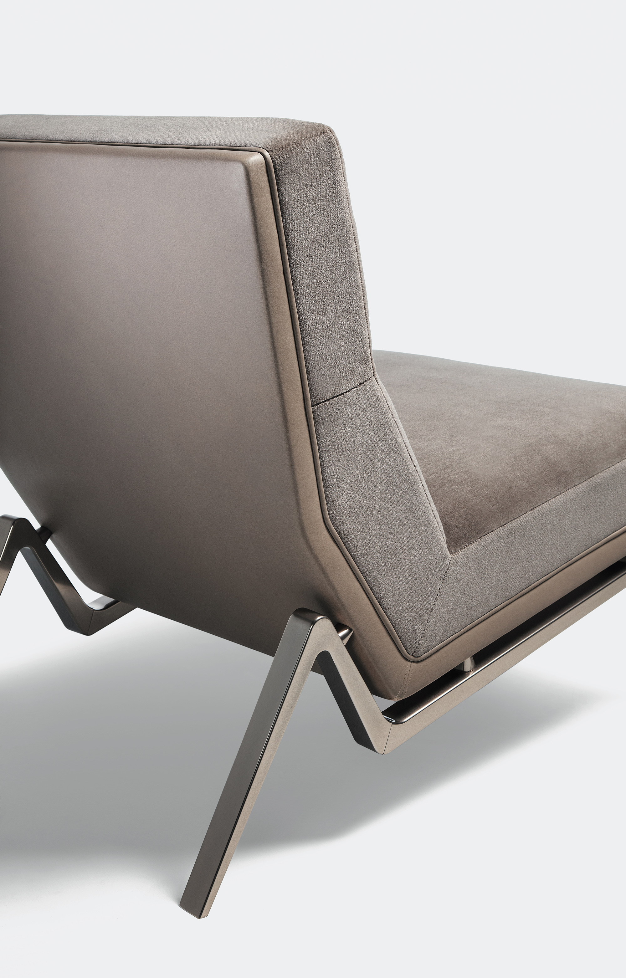 Flea Lounge Chair | HOLLY HUNT