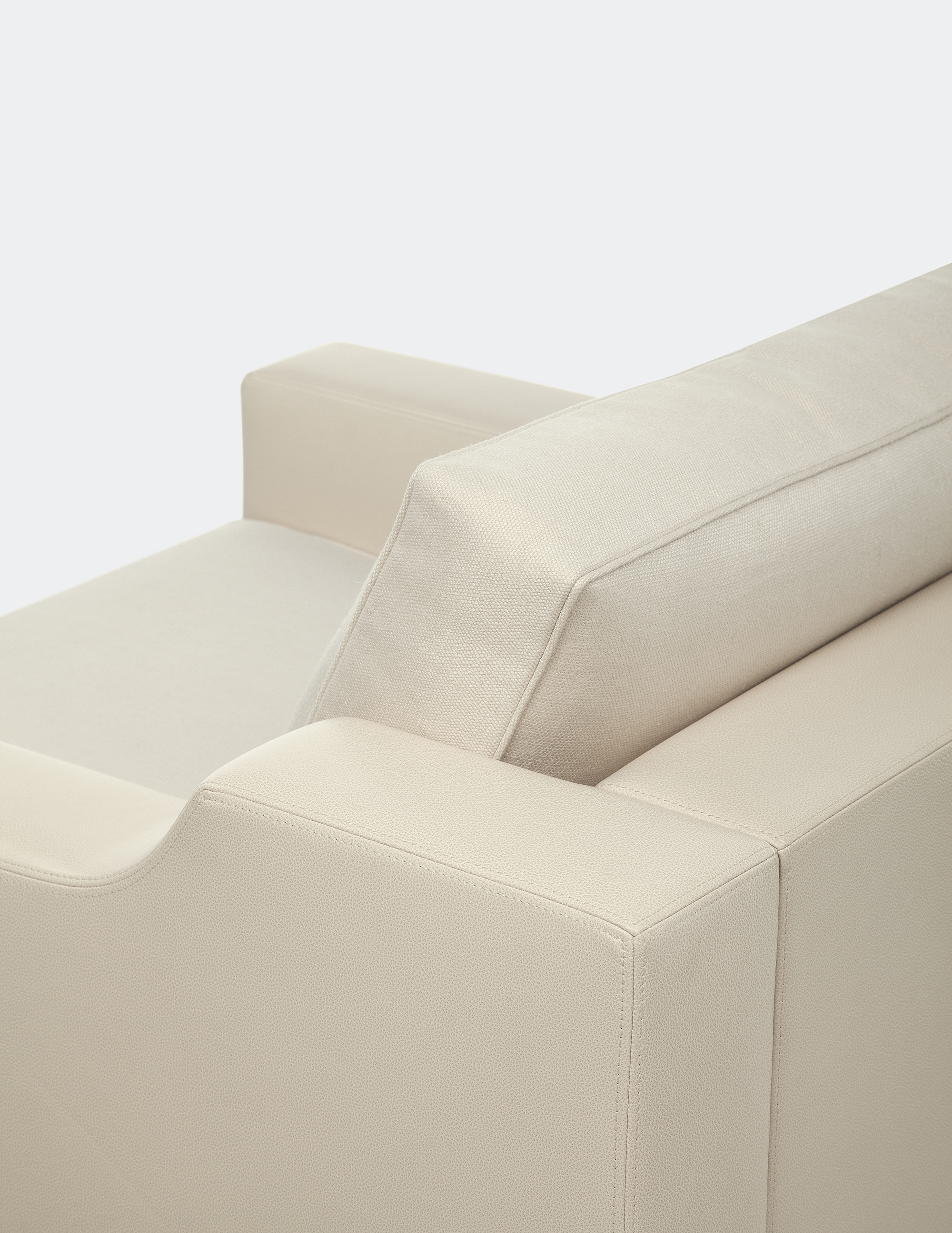 Guild Lounge Chair | HOLLY HUNT