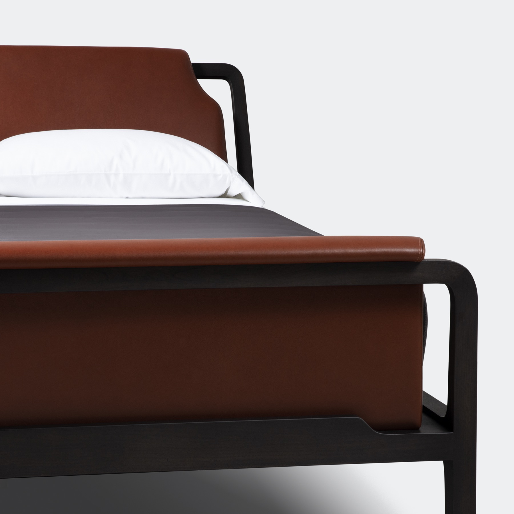 Fergus Bed | HOLLY HUNT