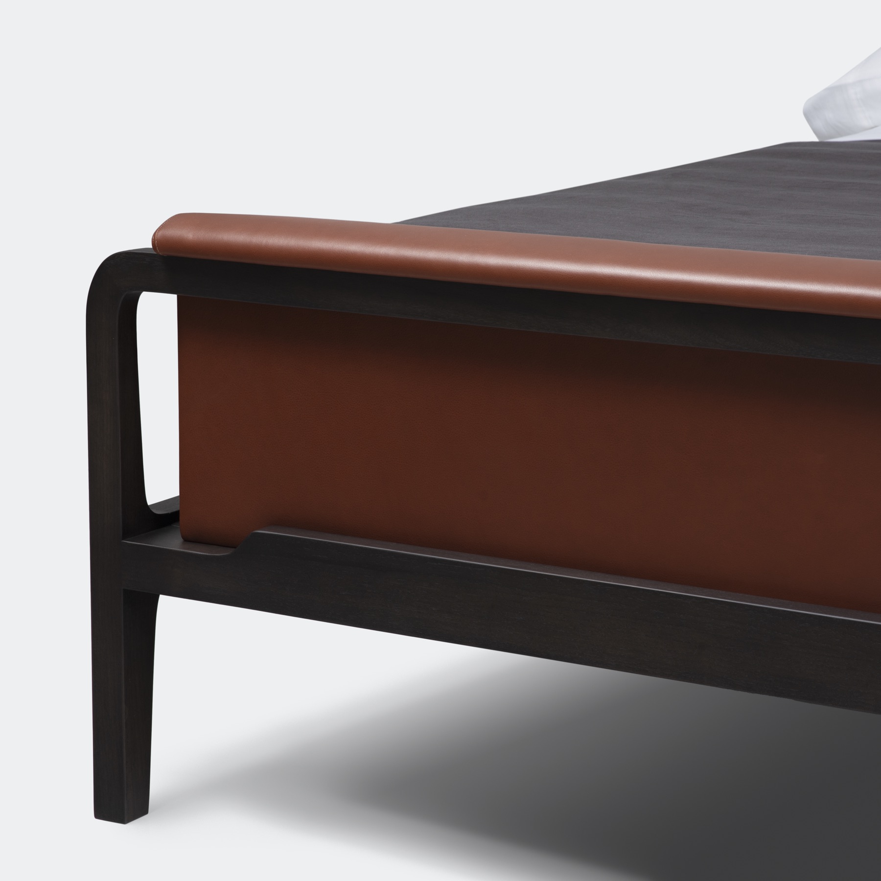 Fergus Bed | HOLLY HUNT