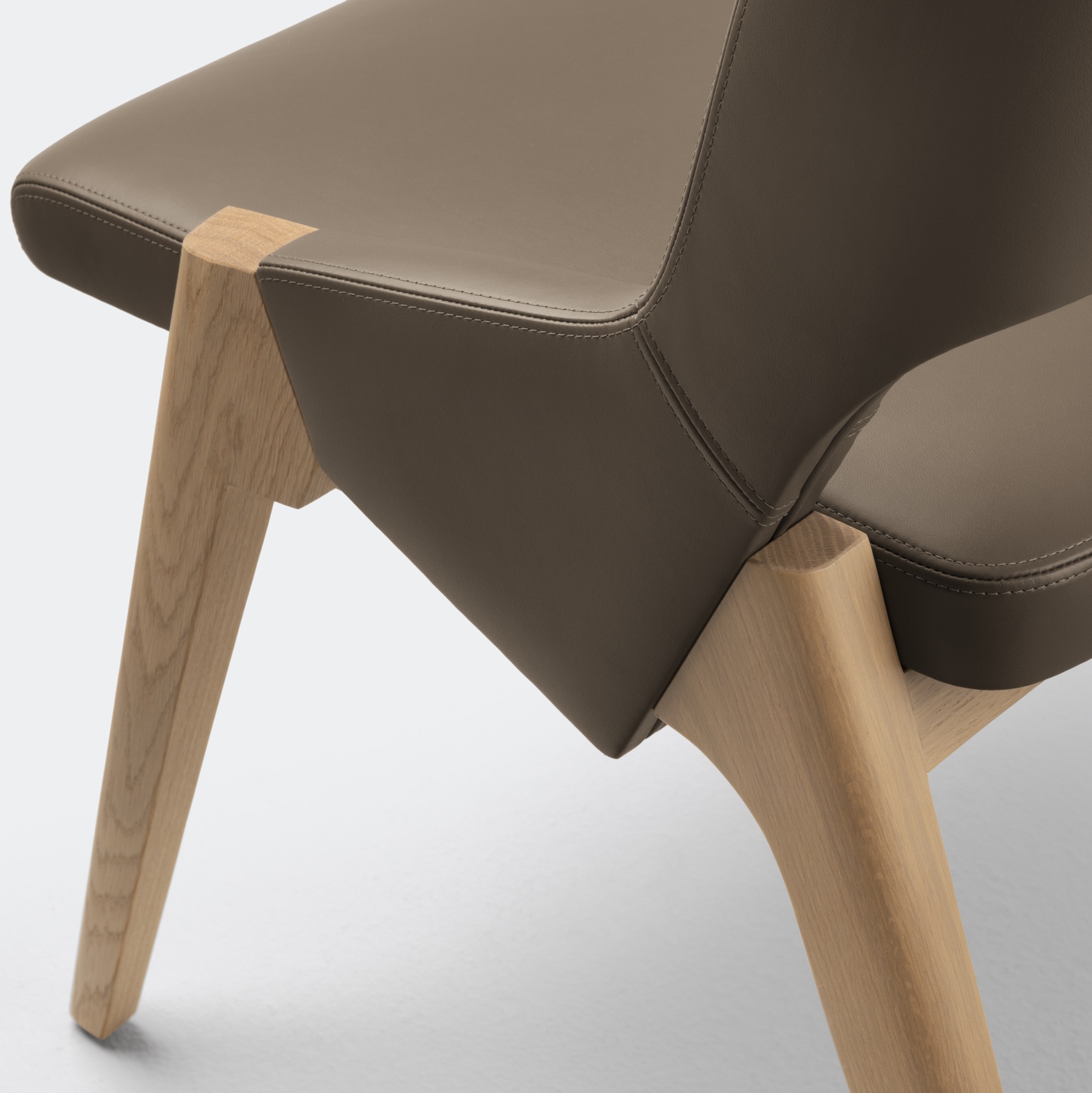 Larslan Dining Side Chair | HOLLY HUNT