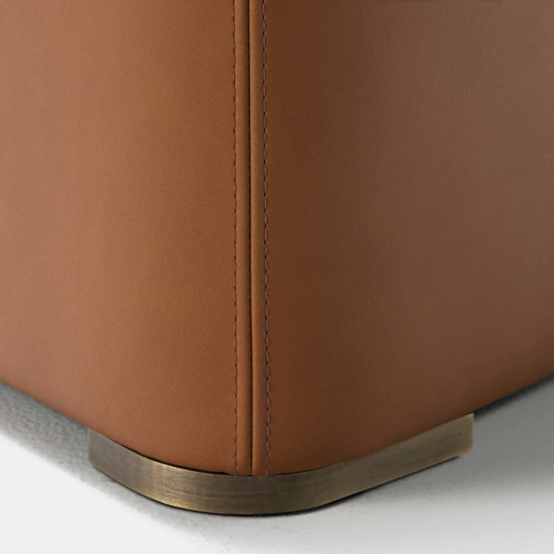 Ledger Bench | HOLLY HUNT