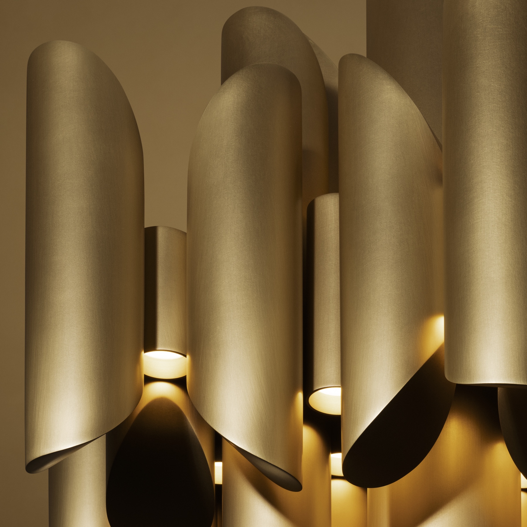 Loma Chandelier | HOLLY HUNT