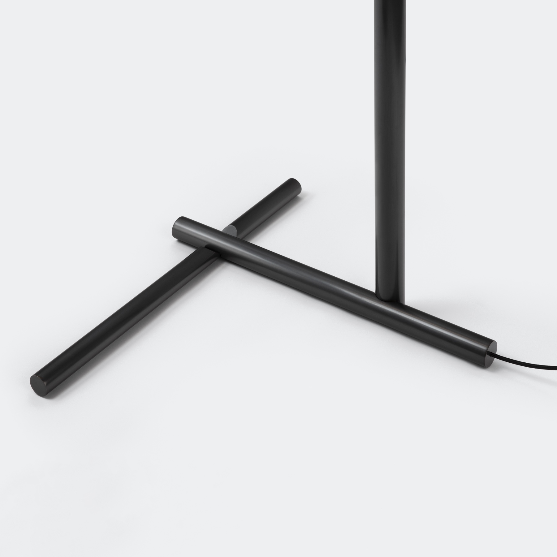 Tobin Floor Lamp | HOLLY HUNT