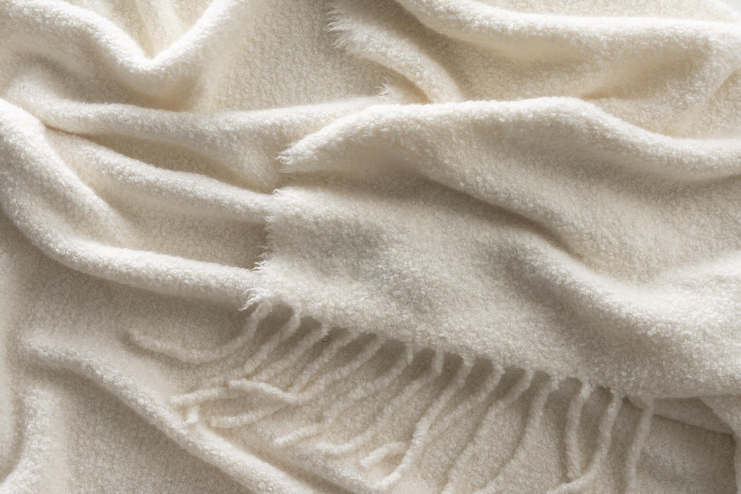 Cashmere and Silk Superluxe Boucle Throw | HOLLY HUNT