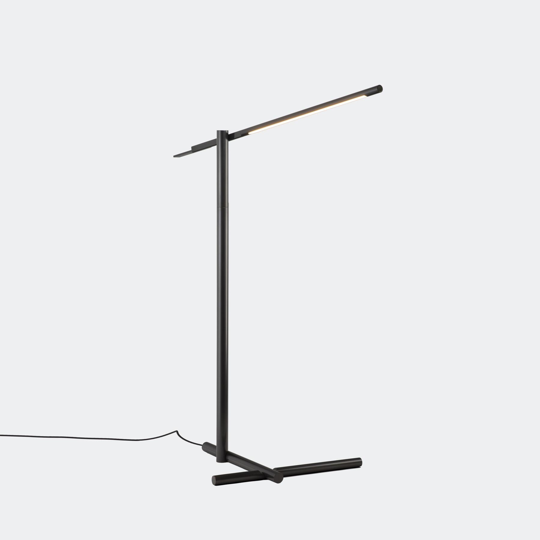 Tobin Floor Lamp | HOLLY HUNT