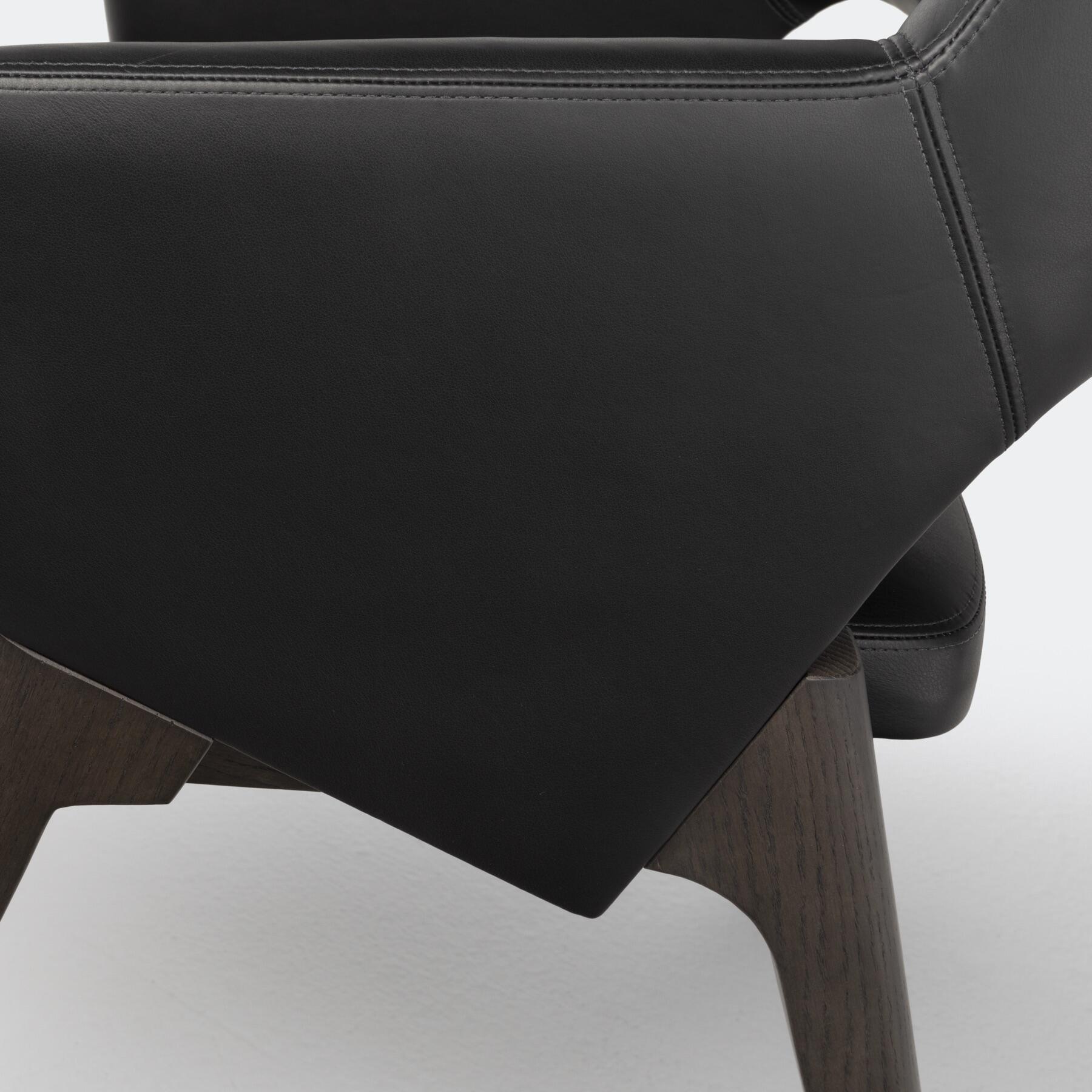 Larslan Dining Arm Chair | HOLLY HUNT