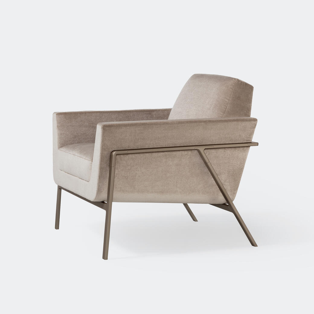 Ursa Lounge Chair | HOLLY HUNT